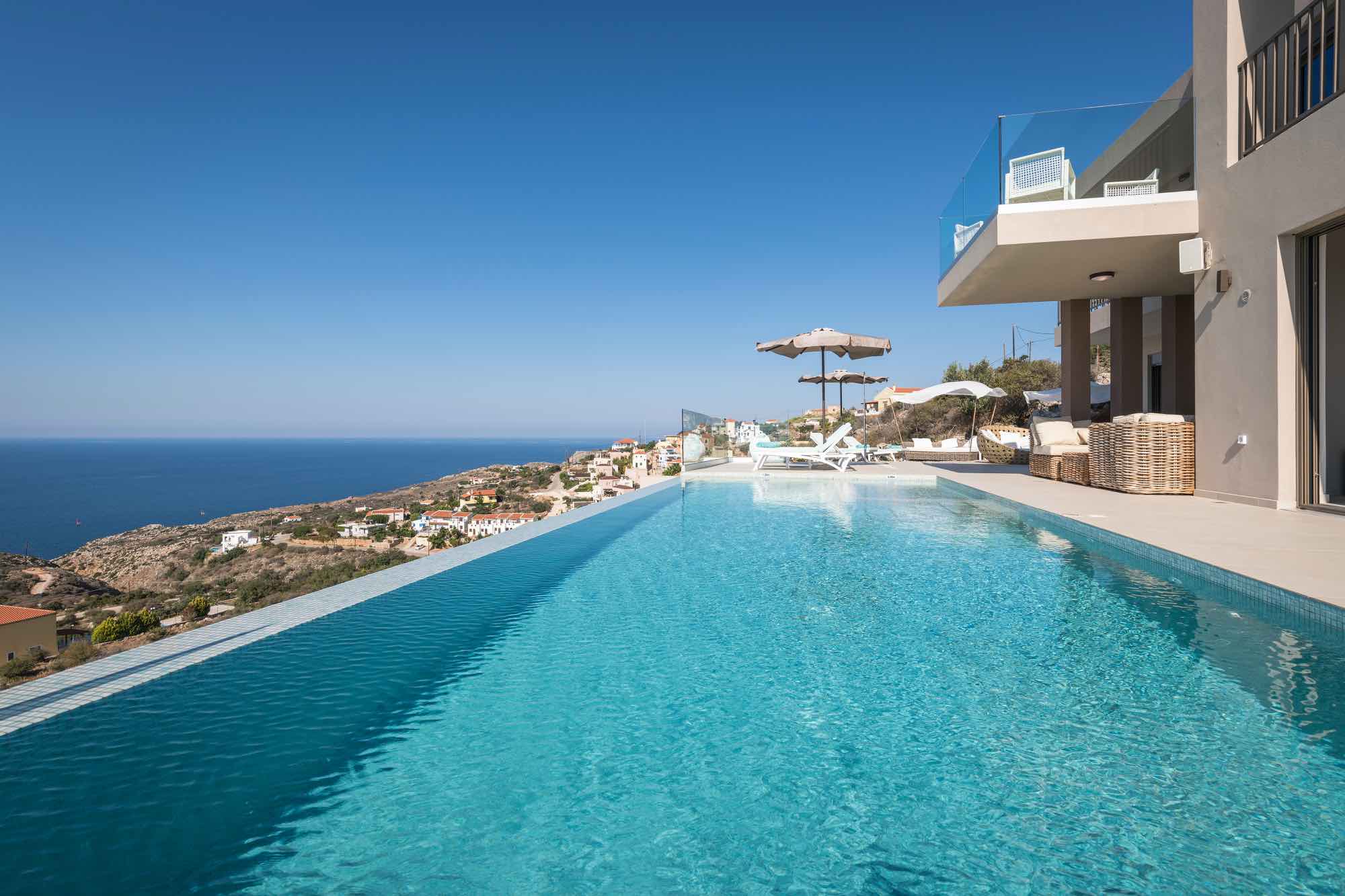 VILLA POLYNICES - Luxury Villa experiences in Greece